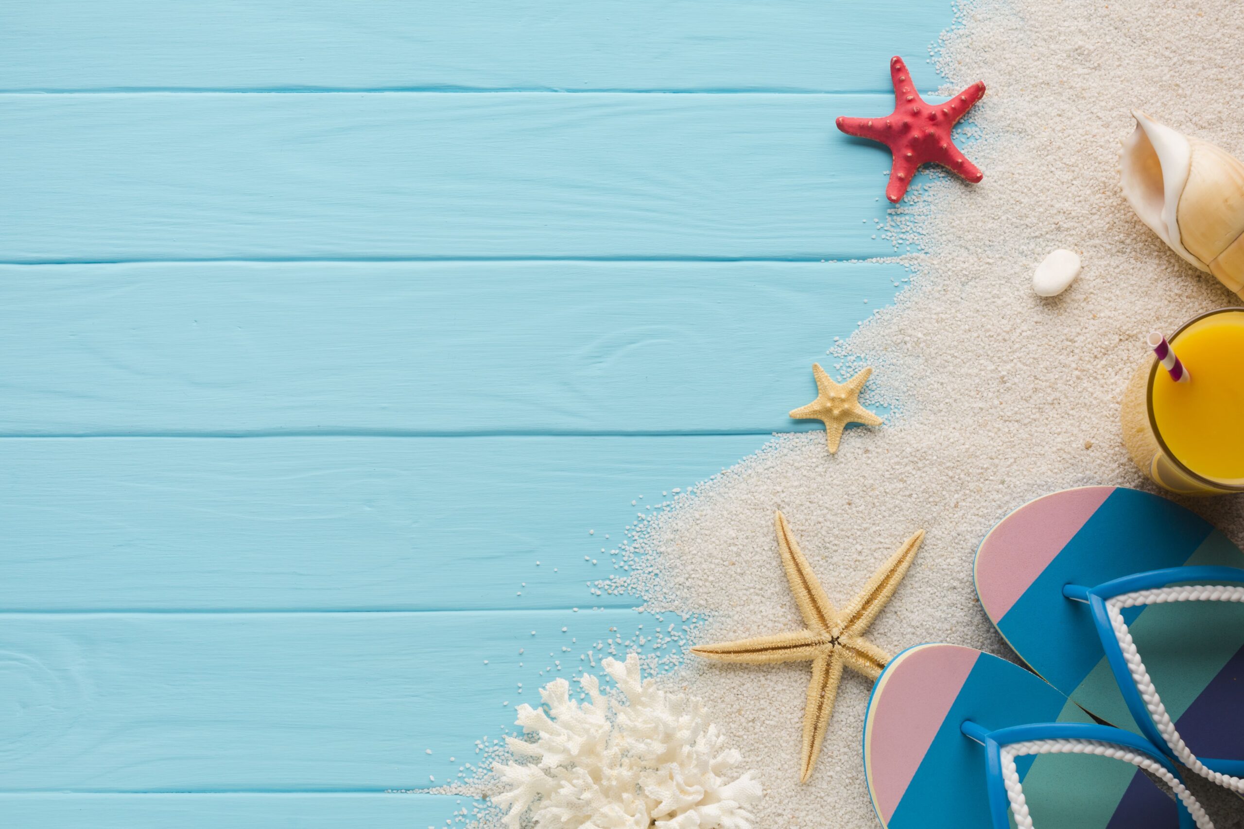 composicion-plano-arena-accesorios-playa - Alianza Francesa Las Palmas